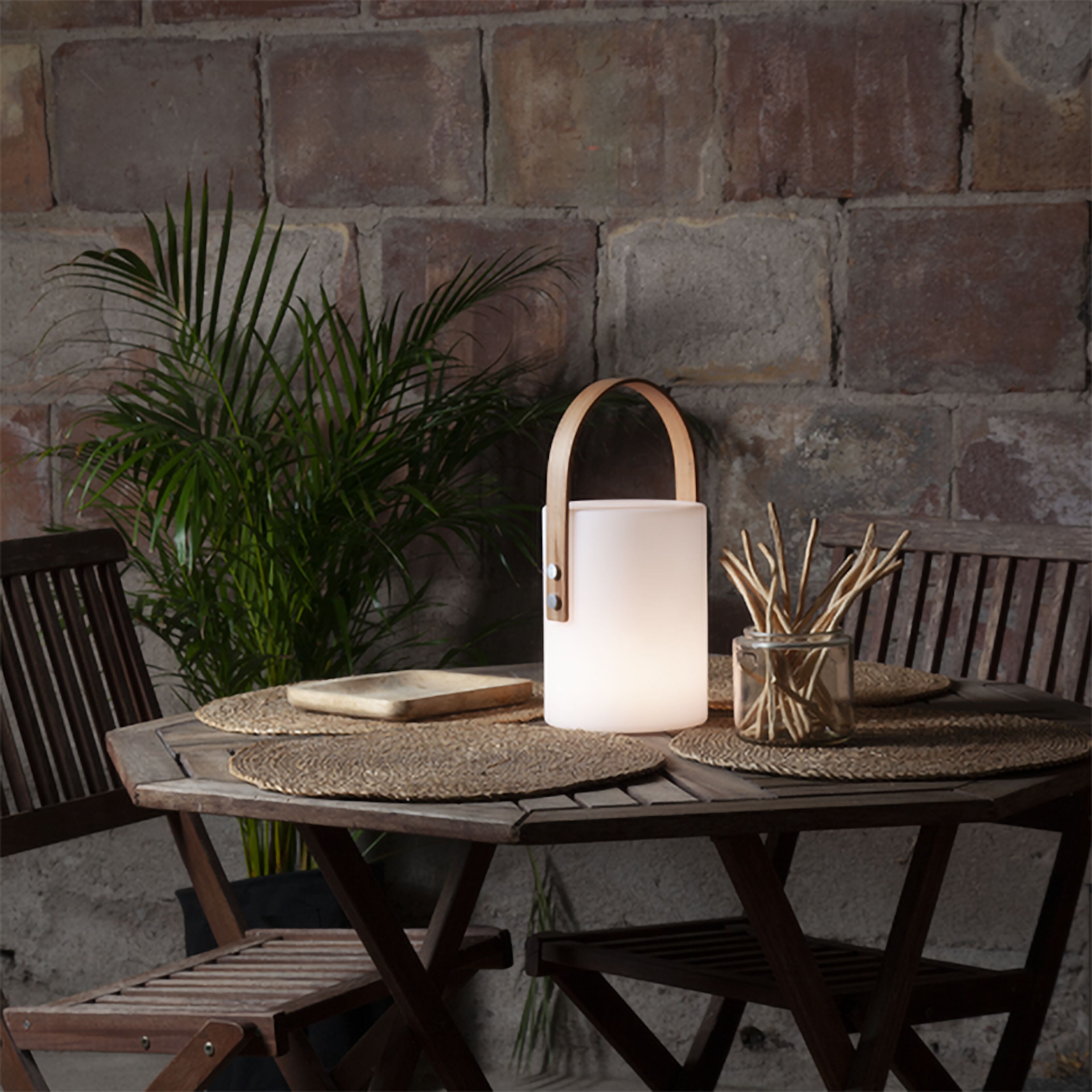 Oppladbar lykt - Hagebelysning | Kjell.com