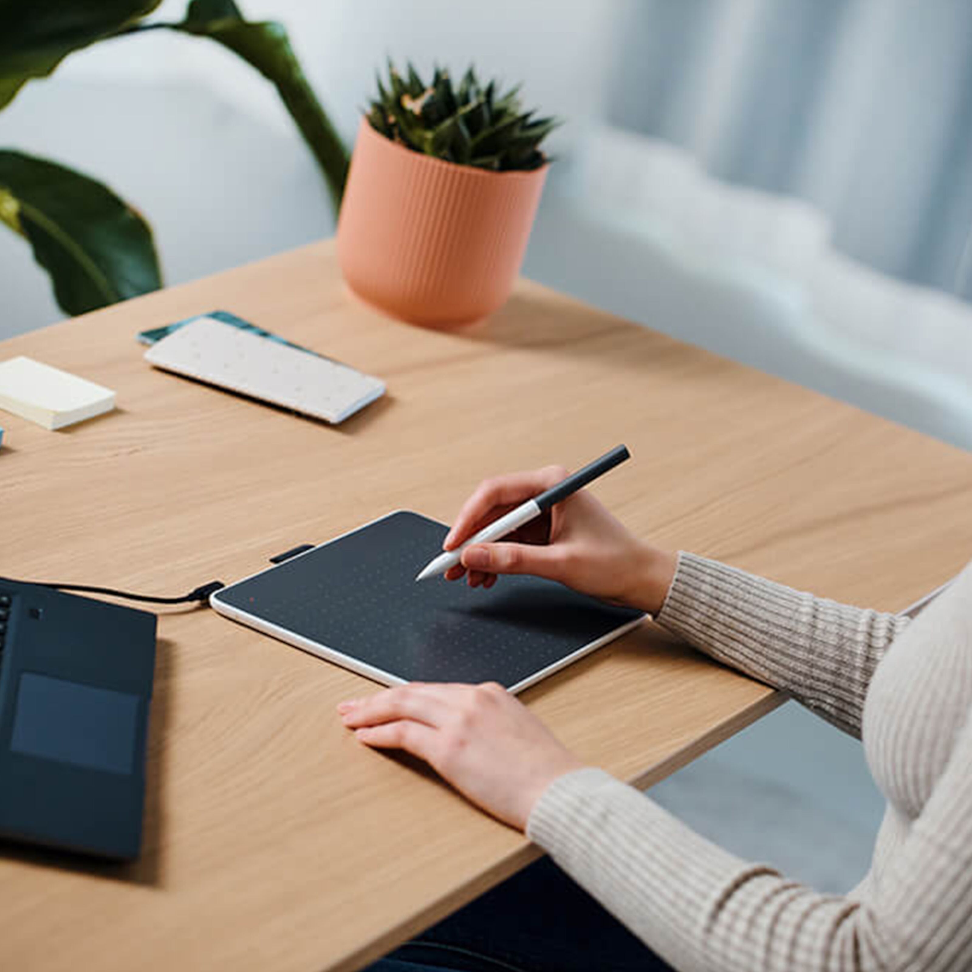 Wacom One Pen M Ritplatta 216x135 mm - Ritplattor | Kjell.com